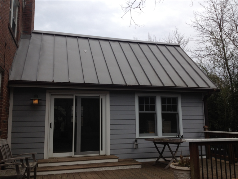 Houses With Charcoal Gray Metal Roofs: The Perfect Blend of Style and ...