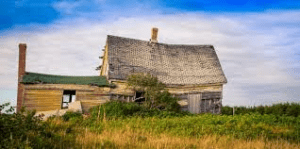 What Causes A House Roof To Sink In The Middle: Key Reasons